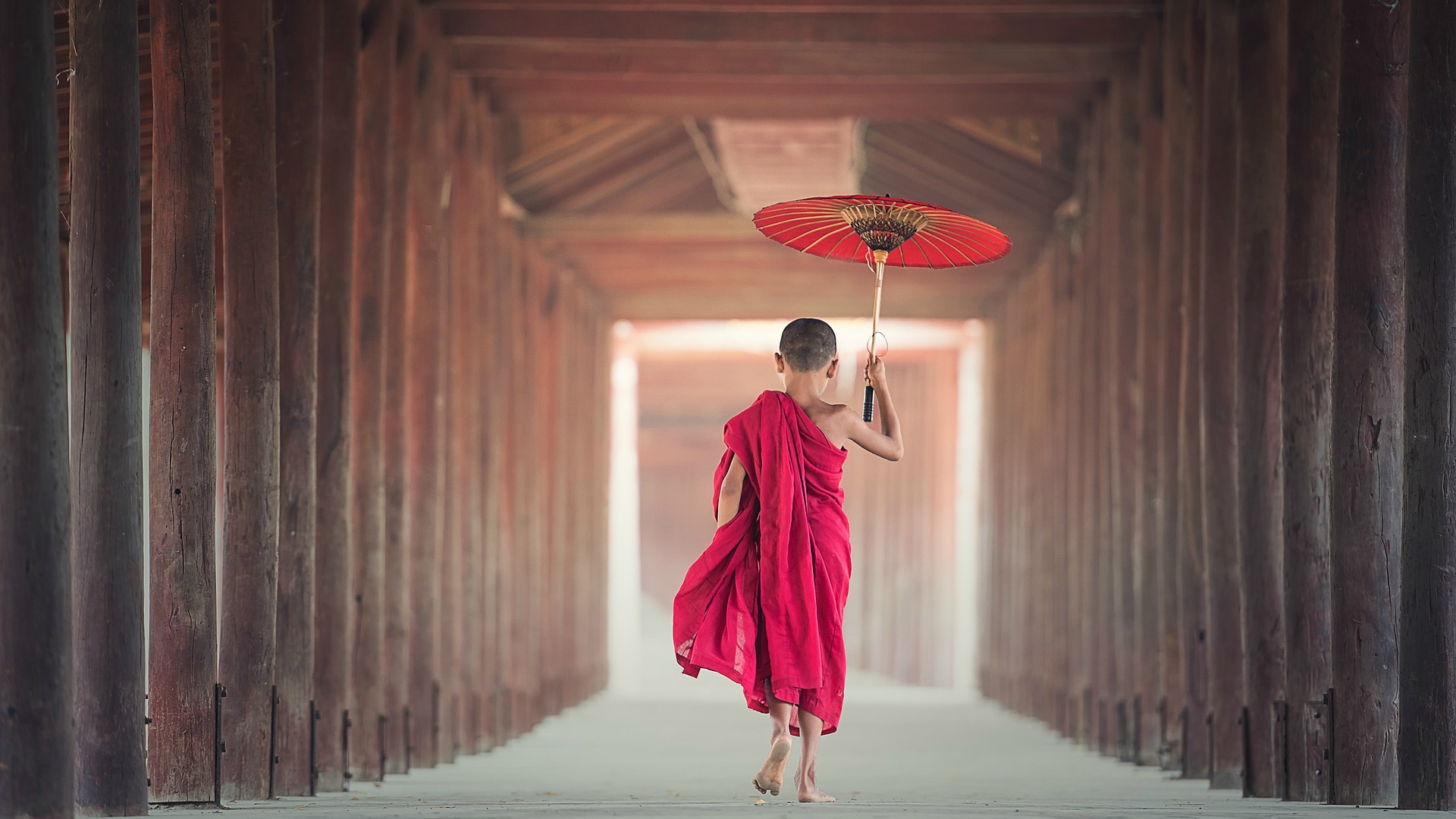 Modern teaching in a traditional Burmese monastery | British Council