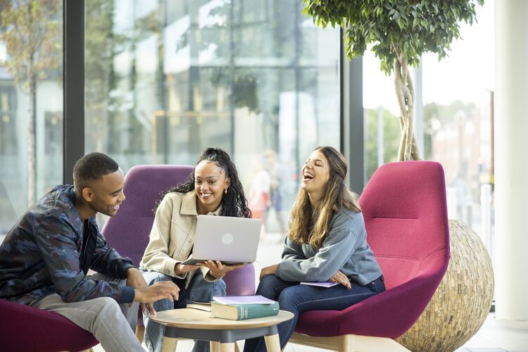 Readers' Club | British Council